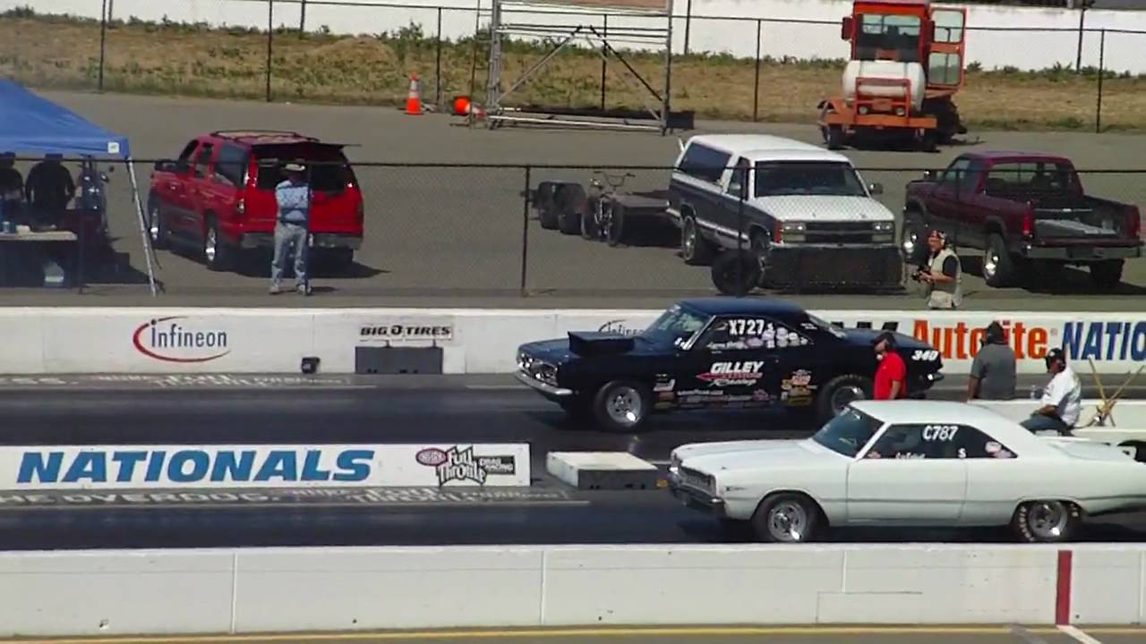 Larry Gilley 1968 Barracuda vs Lisa Caldwell Dart at Infineon Raceway ...