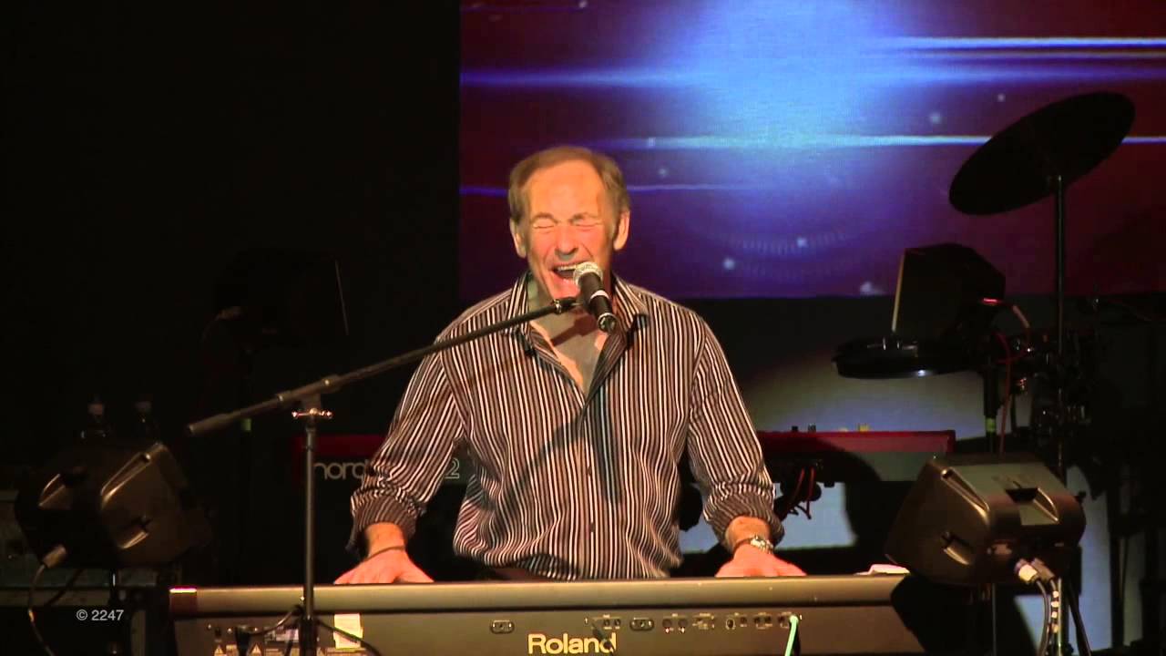 Mike d'Abo - Handbags & Gladrags - Acoustic Session - YouTube