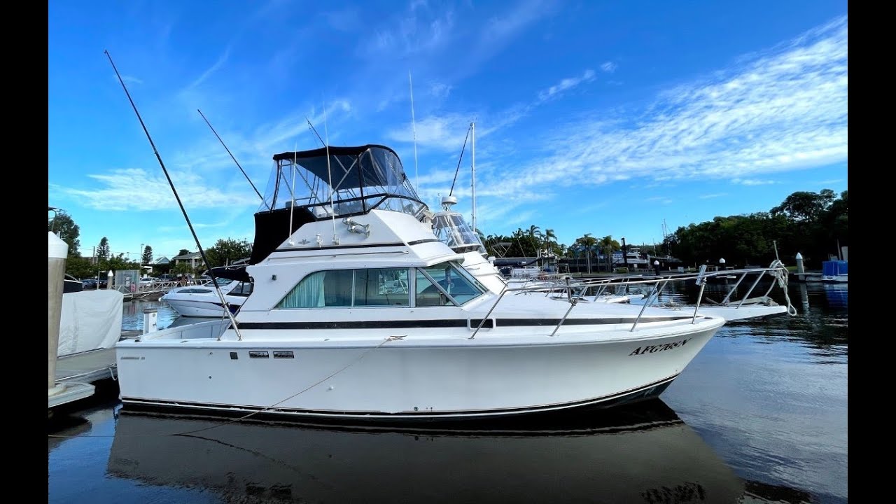 Caribbean 32 Flybridge cruiser - Walkthrough - YouTube