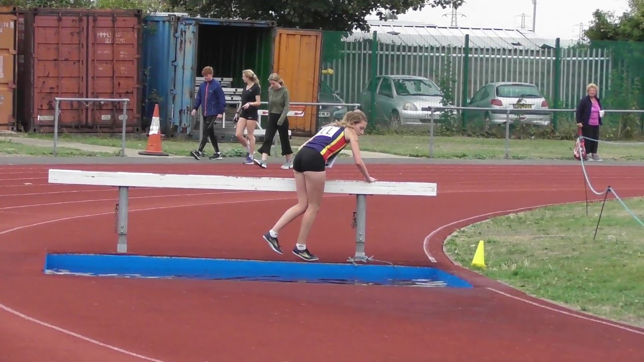 Water Jumps 2000m steeplechase women SAL Thurrock 18082018 - YouTube