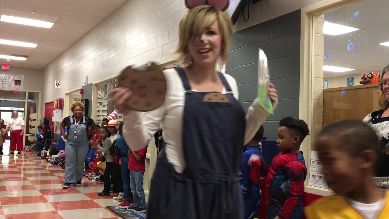 2019 Book Character Parade - YouTube