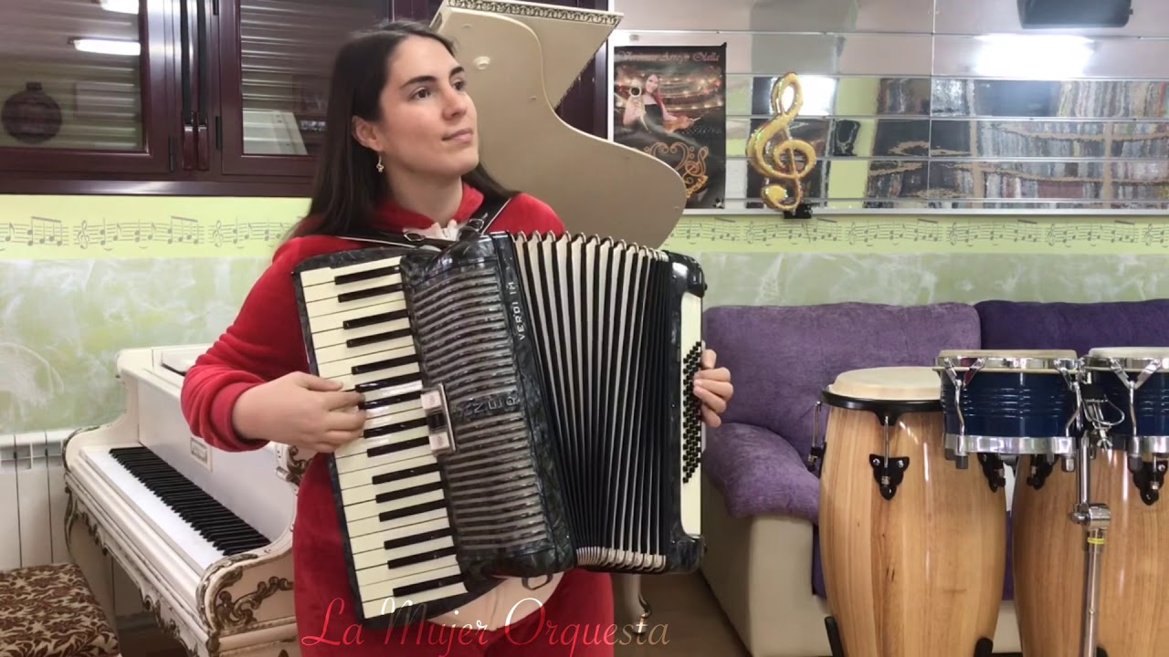 Bella Ciao - Acordeón - La Mujer Orquesta - YouTube
