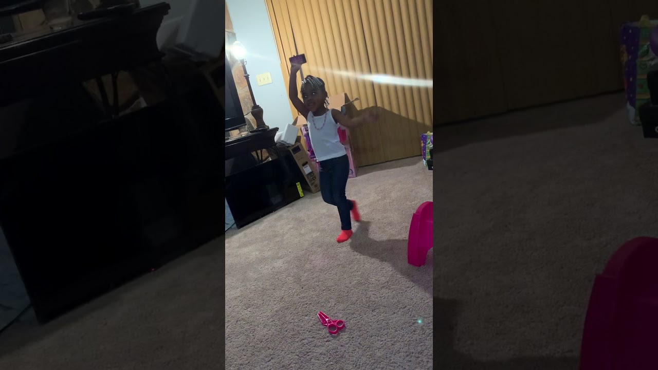 Blanco Brown !! The Git Up Dance ( Faith Brooks 3 yrs old ) - YouTube