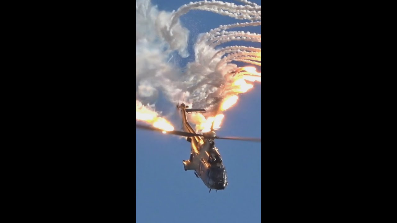 Stunning Moments When Decoy Flares Fire - YouTube