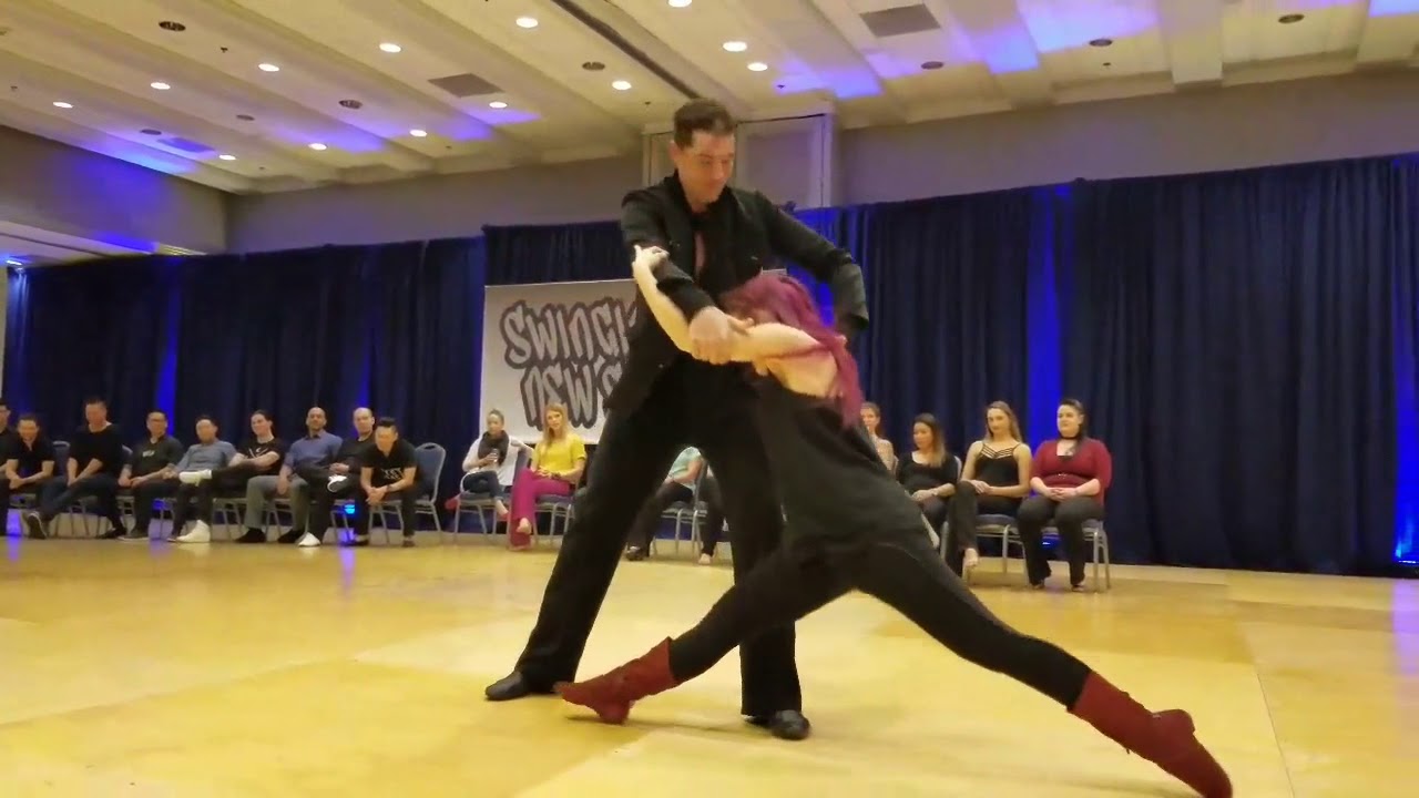 Flore Berne and Christopher Muise J&J Allstar SNE 2017 - YouTube