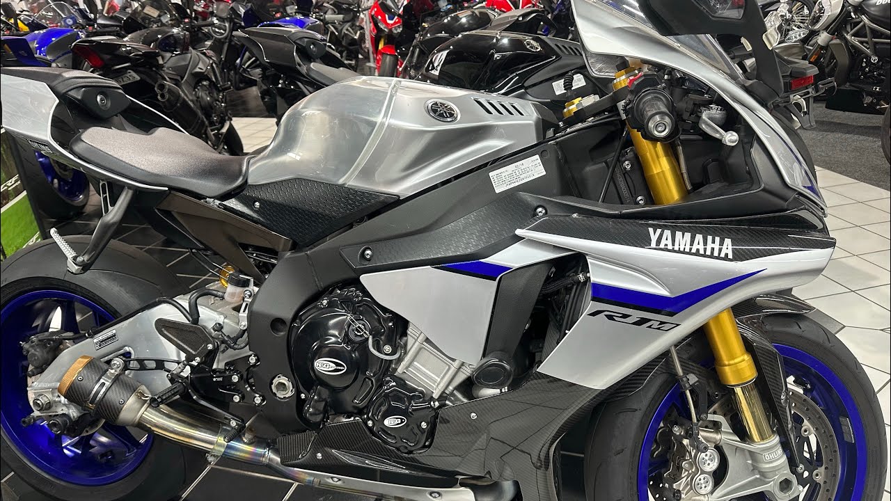 Yamaha R1M vs Kawasaki Ninja 636 150MPH Flames GTA POV - YouTube