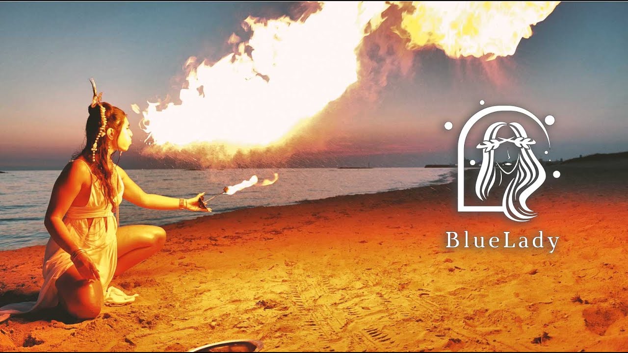 Blue Lady fire performance - Artisti di strada Puglia # ...