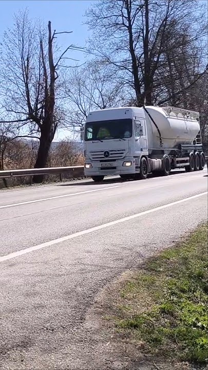 truckspotting RO (sequence from a video) - YouTube