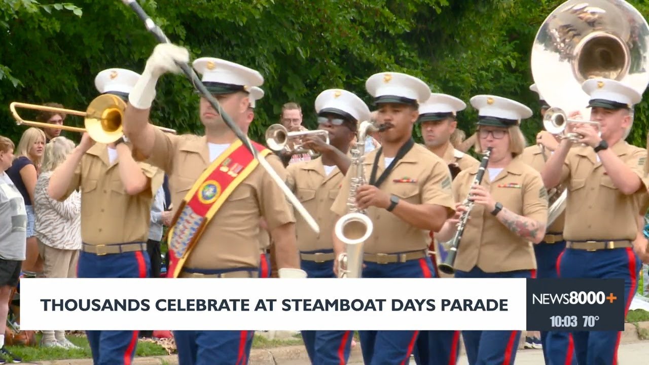 Thousands celebrate at steamboat days parade - YouTube