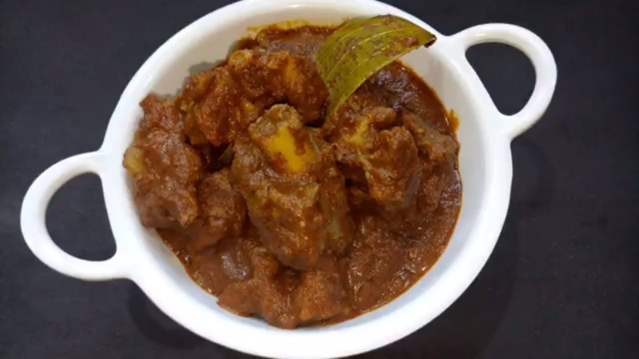 Kolhapuri Mutton Sukha Recipe/Manisha's Kitchen. - YouTube