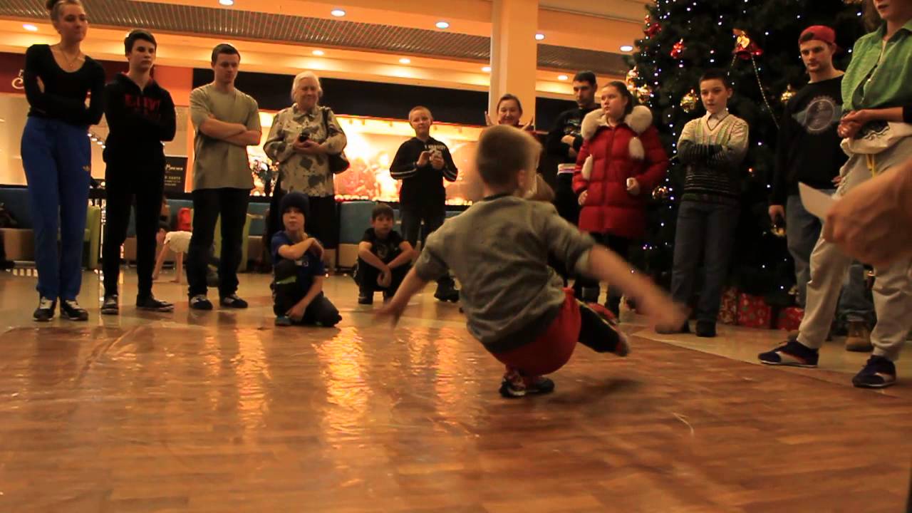 BREAK DANCE (до 2х лет обучения) "Новогодняя БИТВА" - YouTube