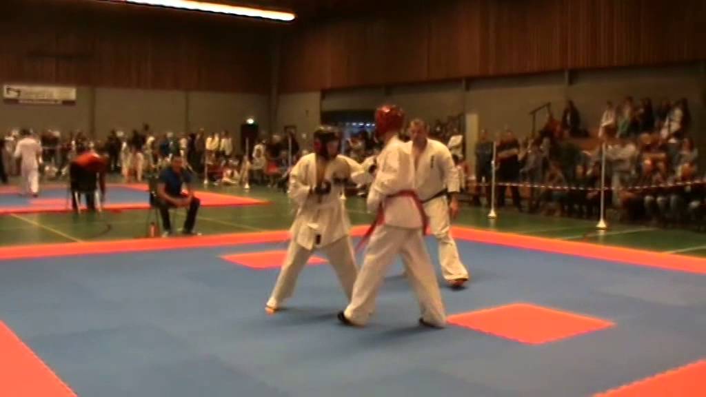 Karate toernooi: Kodo Cup 's Gravendeel,13-04-14 (Arlo) - YouTube