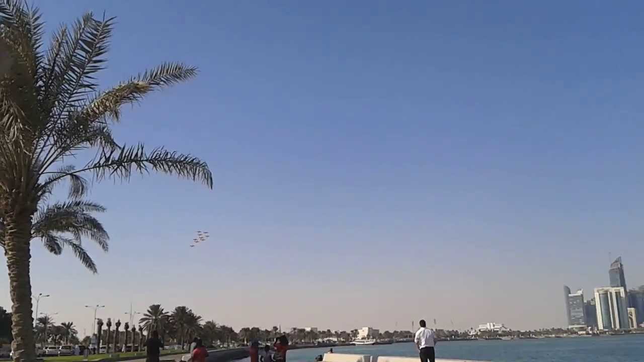 Red Arrows In Doha 07-11-2013 - YouTube