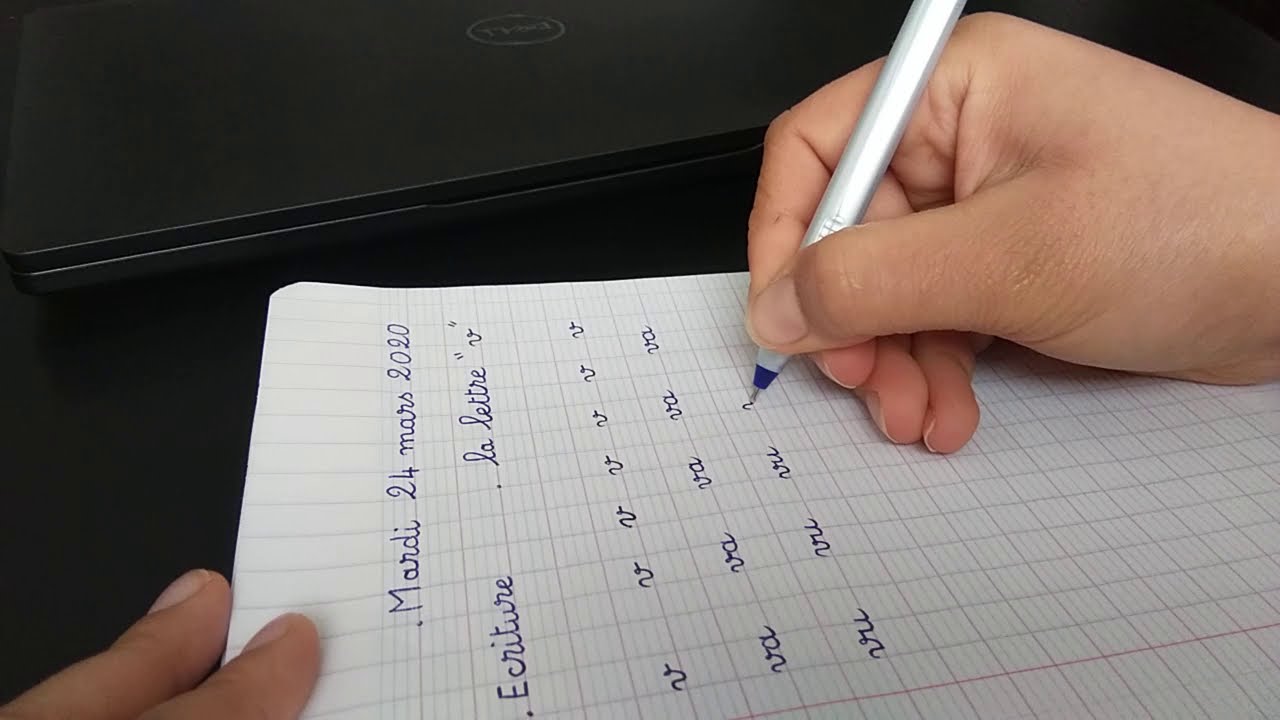 Apprendre à bien écrire la lettre "v" en cursive en respectant les ...
