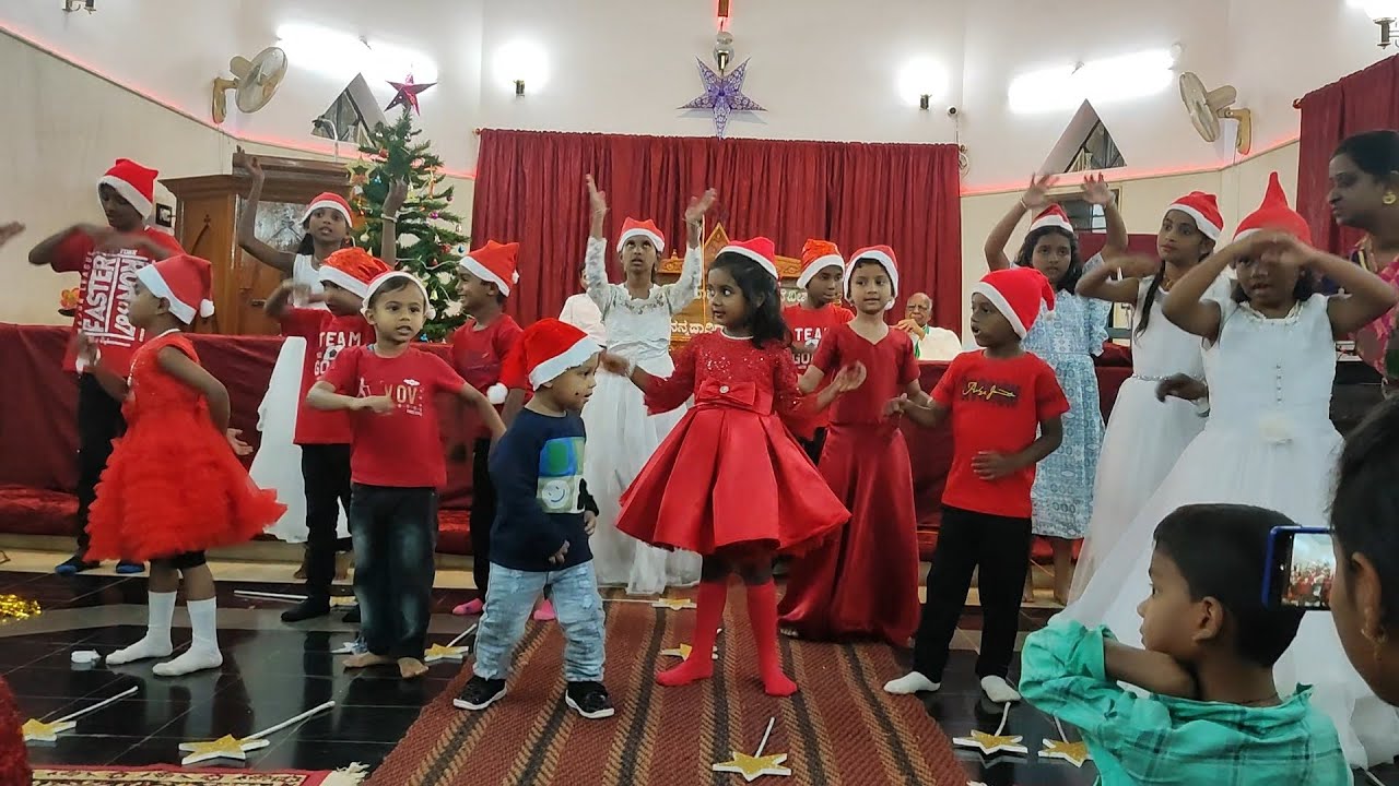 CHRISTMAS DANCE | It's CHRISTMAS | Dance by children - YouTube