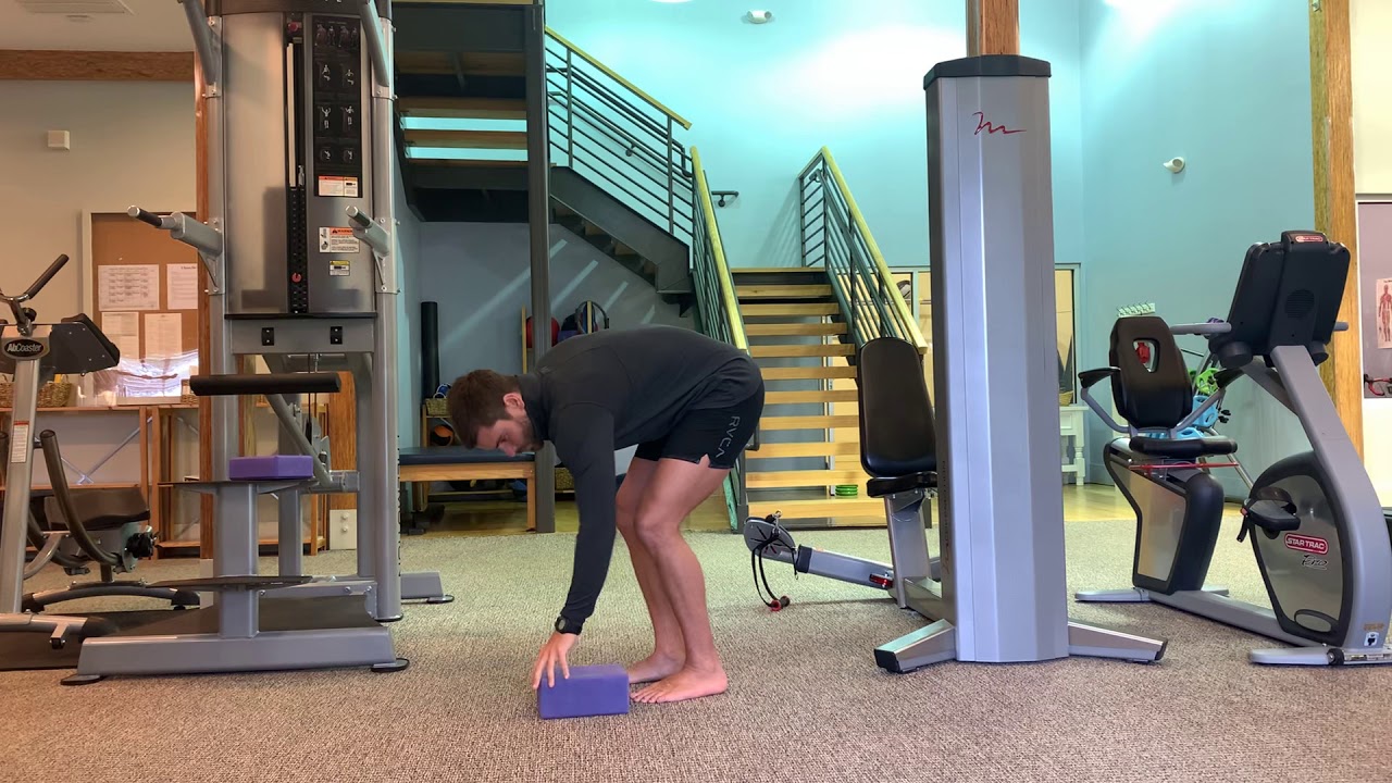 Shrimp Squat Progressions - YouTube