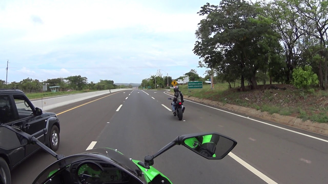 Practica de wheelie en 2da Kawasaki ninja zx6r 636 2K14 - YouTube