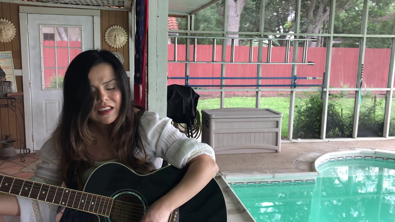 Madelyn Victoria- Cien Años Cover - YouTube