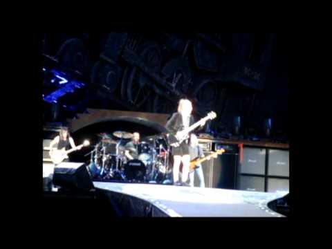 AC/DC Punchestown, Dublin, June 28th '09 THUNDERSTRUCK - YouTube