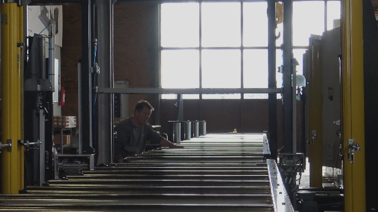 Horizontal Stretch Pack Machine: Sawmill Wood Blocks (Part 1) - YouTube