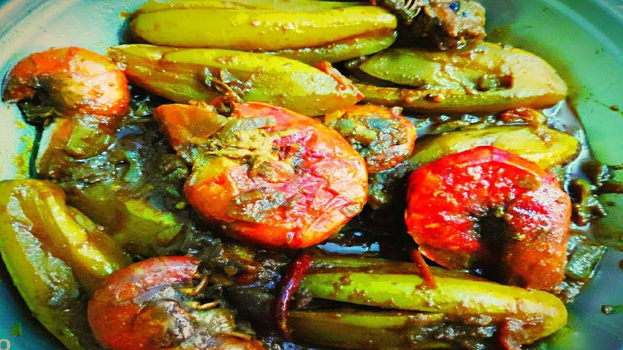 Potol Chingri Recipe | পটল চিংড়ি রেসিপি | Parwal Recipe | Pointed ...