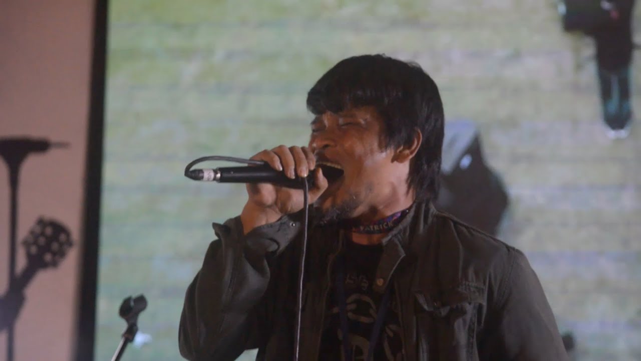 Agiw performs BISYO @ Himo'g Huni Ikatulong Hugna - YouTube