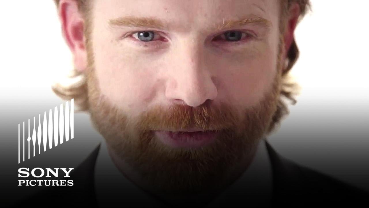 OmniCorp visar upp RoboCop på CES. CES 2027. | Feber / Film & TV