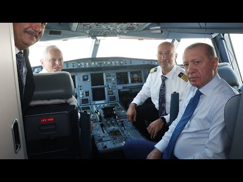 Recep Tayyip Erdoğan kokpitte! Çukurova Uluslararası Havalimanında incelemelerde bulundu
