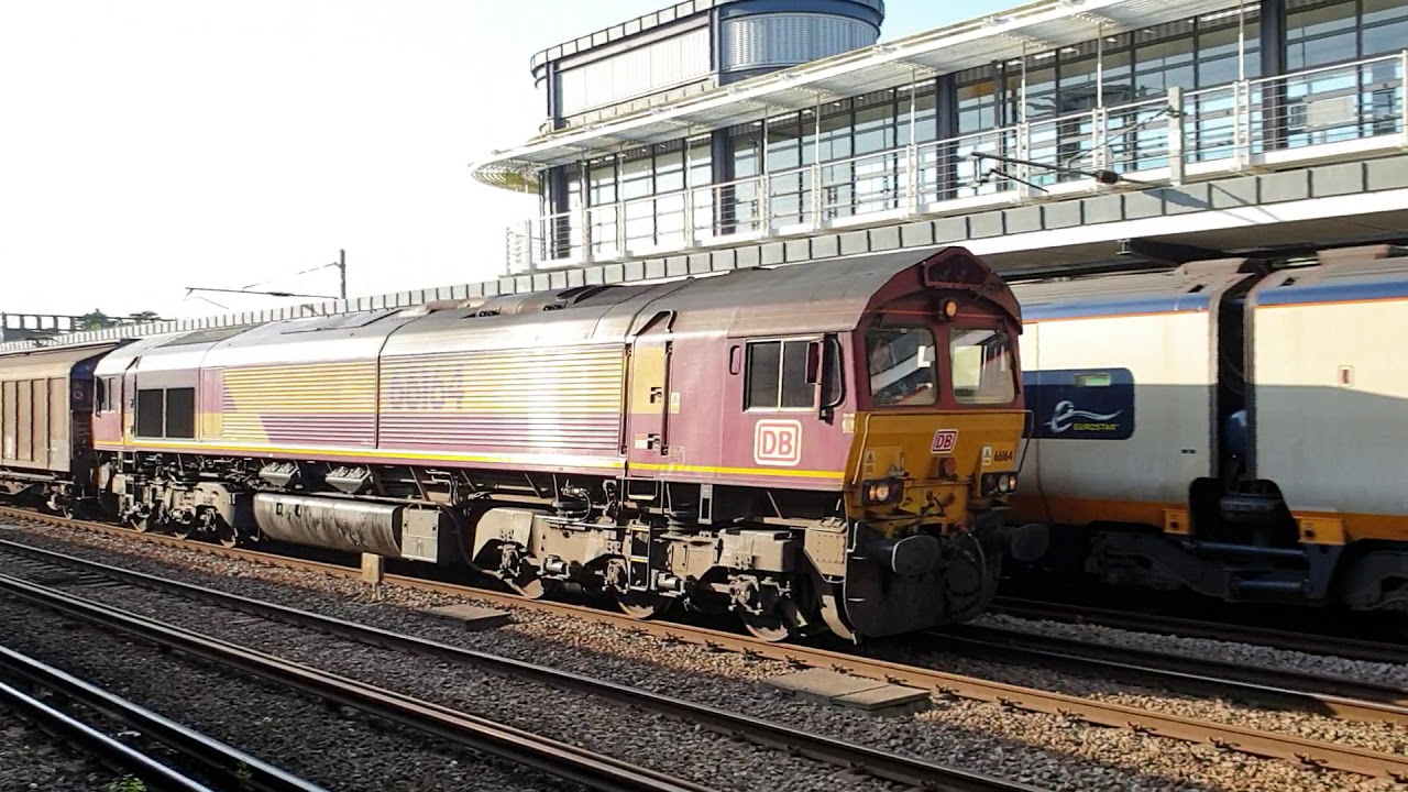 DB 66164 with 6O67 Daventry to Dollands Moor (Cargowagons) through ...