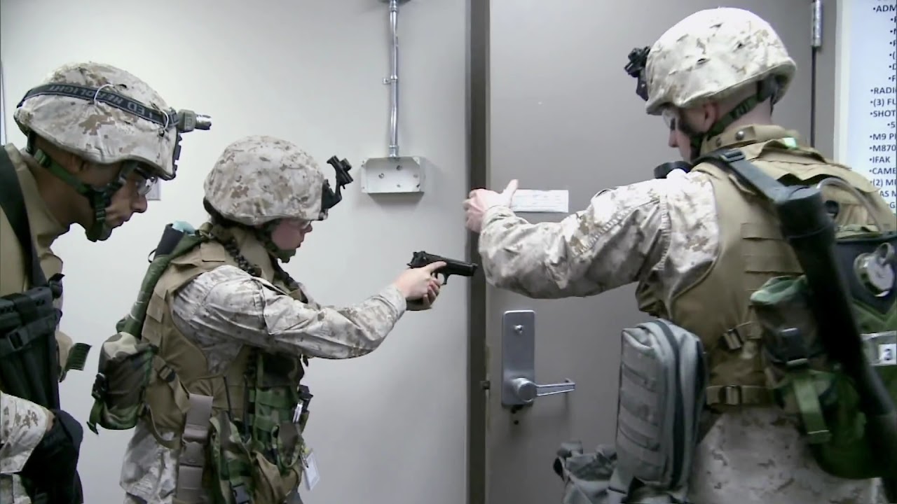 Marine Corps Weapons: M9 Berretta - YouTube