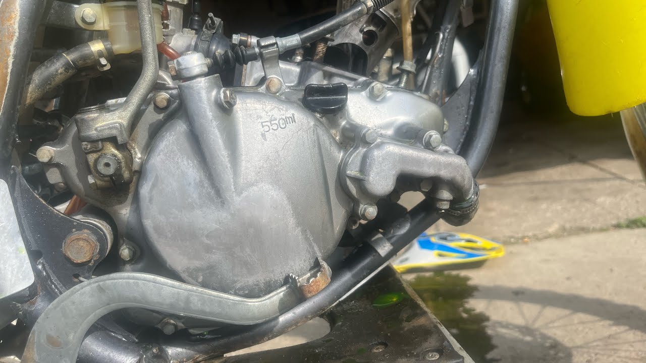 06 rm 85 top end removal - YouTube