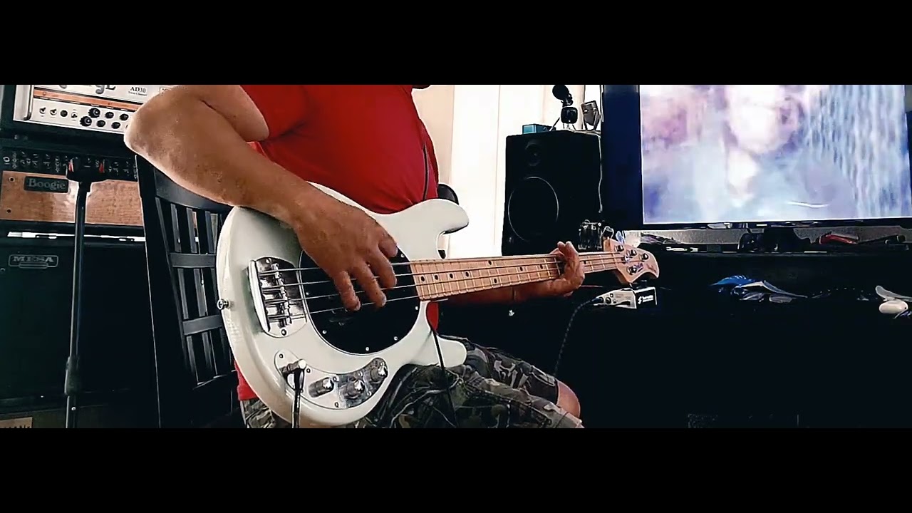 Ernie Ball Stingray bass jam - Metallica Enter The Sandman - YouTube