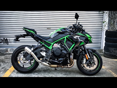 Slip-on exhaust system on a 2022 Kawasaki ZH2 - YouTube