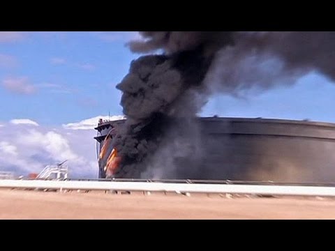 Libya'da petrol limanındaki yangın hala söndürülemedi