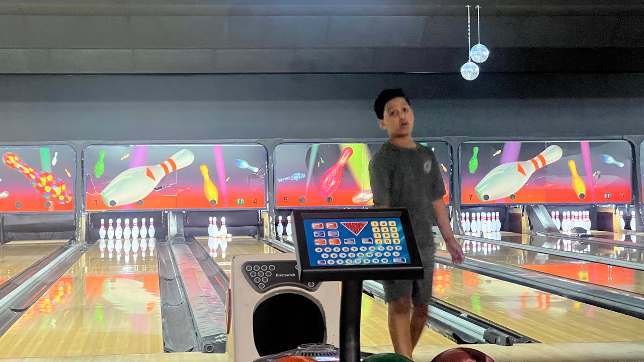 My day out at Launceston Lanes bowling centre. #likeandsubscribe - YouTube