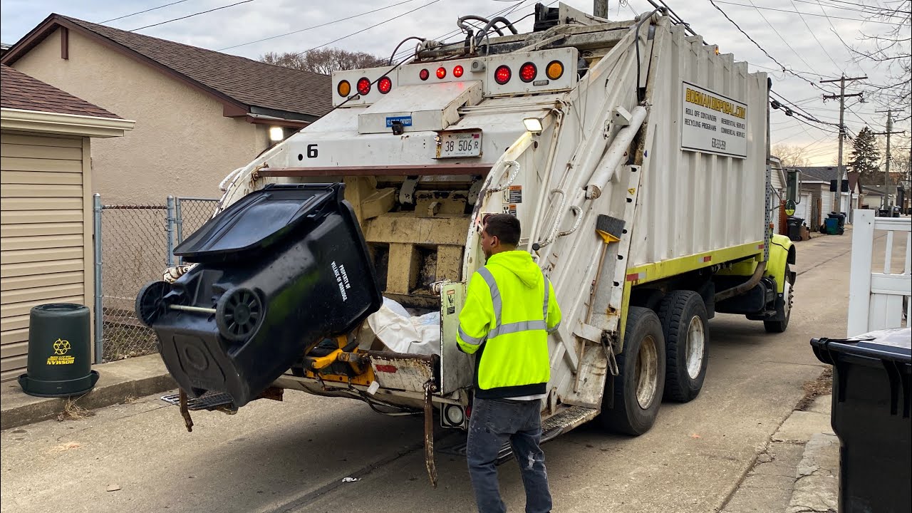 Bosman's Classic International Leach 2Rll Rear Loader Garbage Truck ...