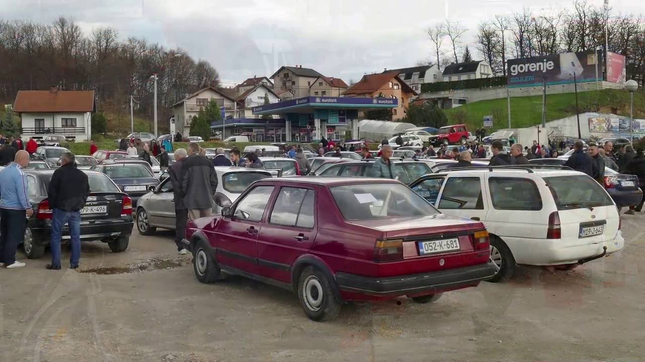 Auto pijaca u Vitezu - YouTube