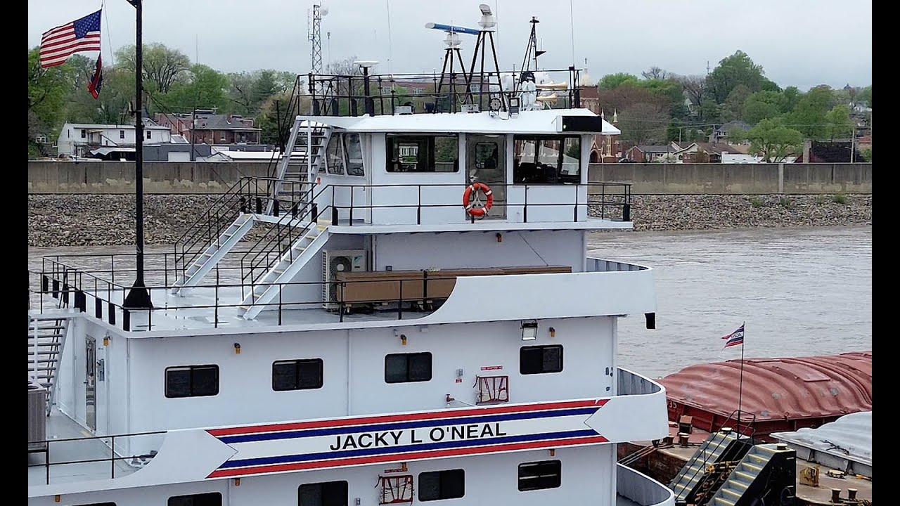 Triple Screw Towboat Jacky L O'Neal Pushing 35 Barges at Cape Girardeau ...