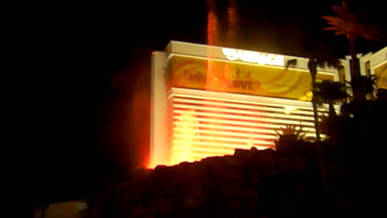 Las Vegas June 2011 - Fire Show at the Mirage Hotel - YouTube