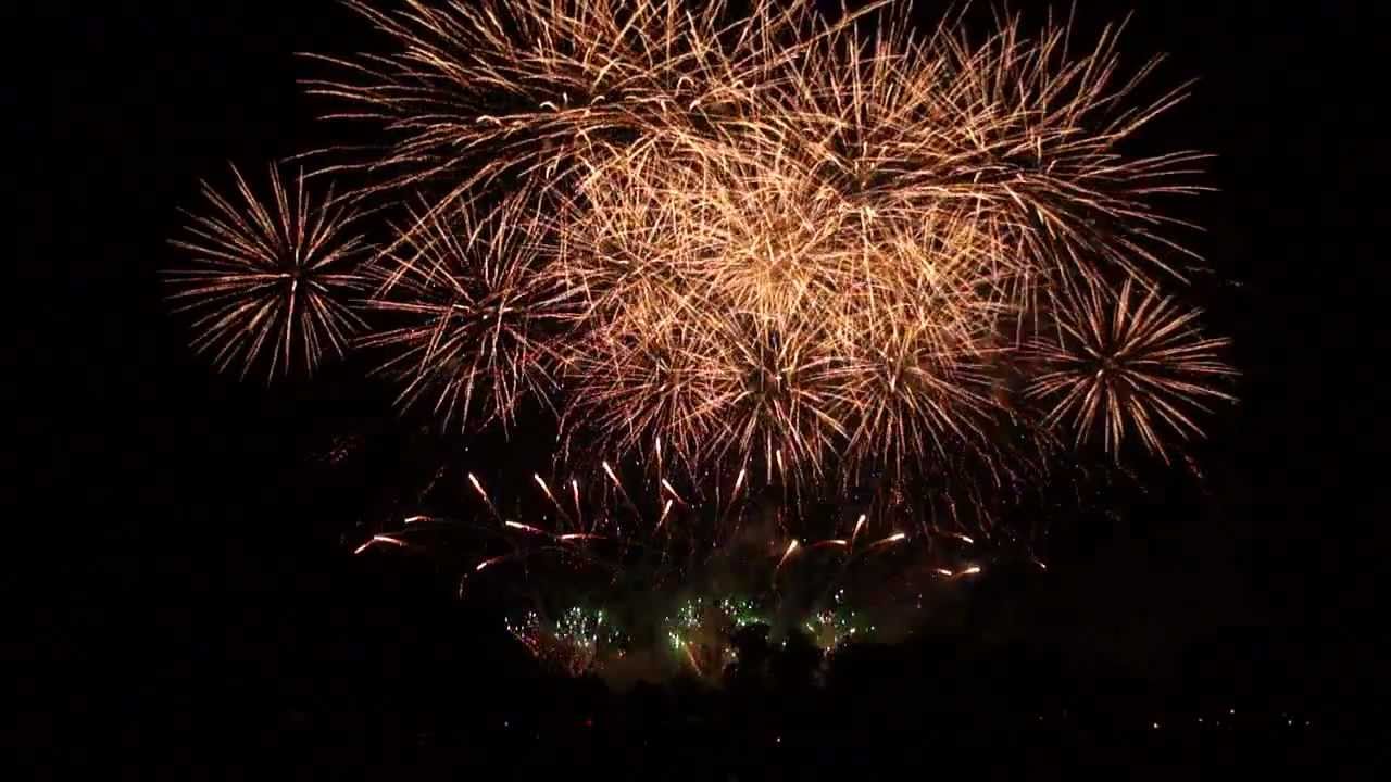 Komodo Fireworks- Firework Champions 2012 - YouTube