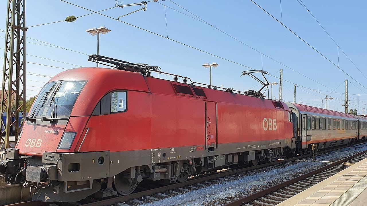 ÖBB-Taurus Baureihe 1016 fährt mit EuroCity in Rosenheim nach ...