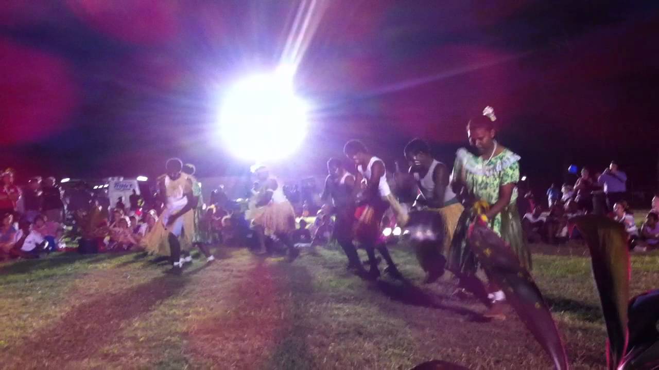 Bamaga Berlibal Dancing - weipa naidoc festival part 6 - YouTube