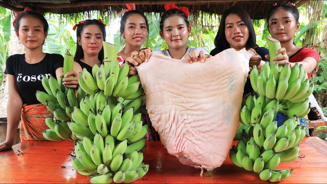 Yummy cooking green banana crispy with pork recipe with my family - YouTube