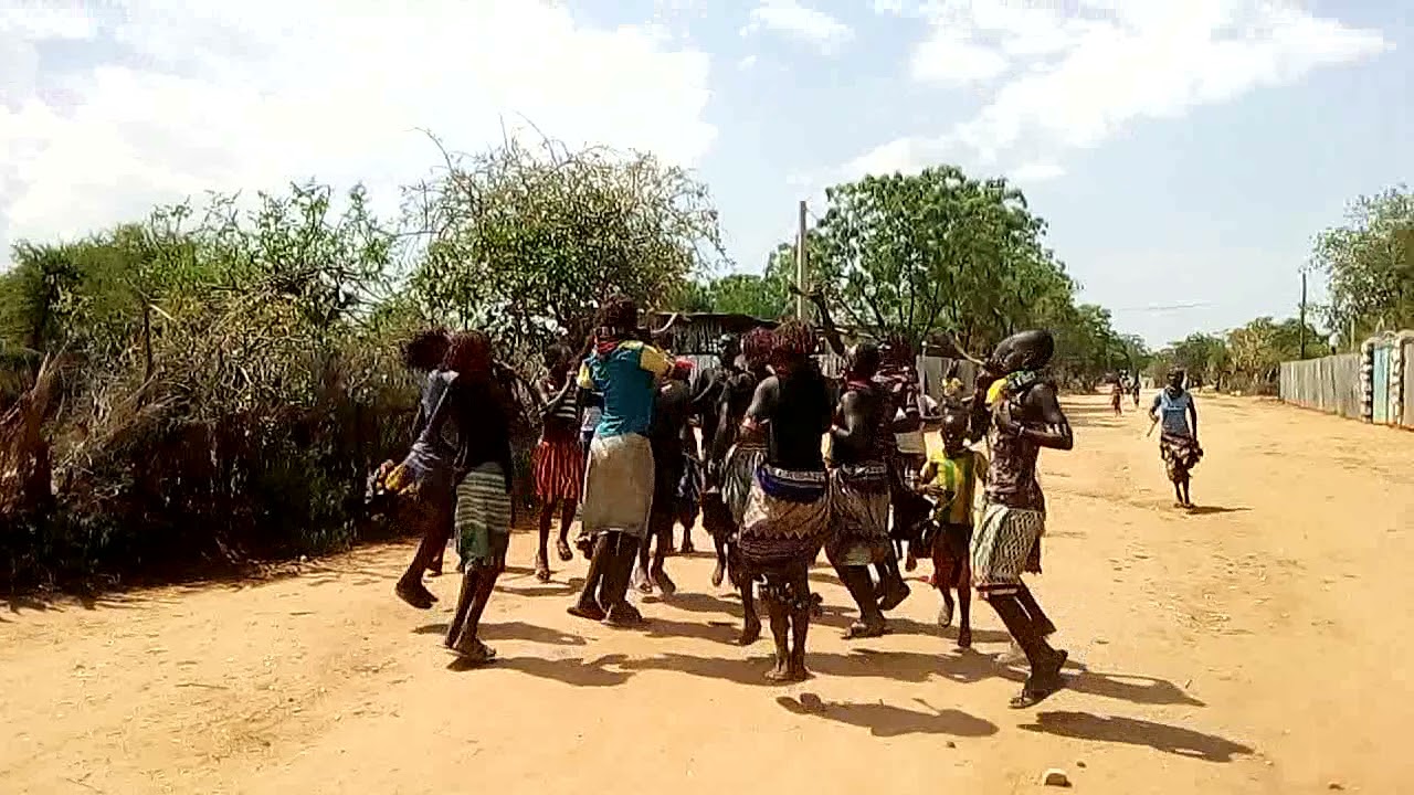 በሐመር ባህል የሠርግ ዋዘማ…HAMER(Hamer culture) - YouTube