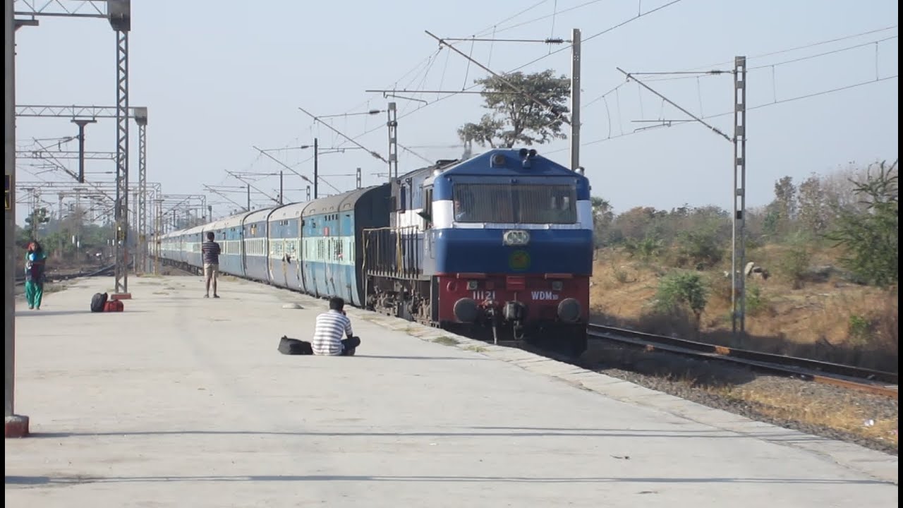 Rare Spotting: ED WDM3D 11121 (WDP4 EMD type cab) with 16613 RJT-CBE ...