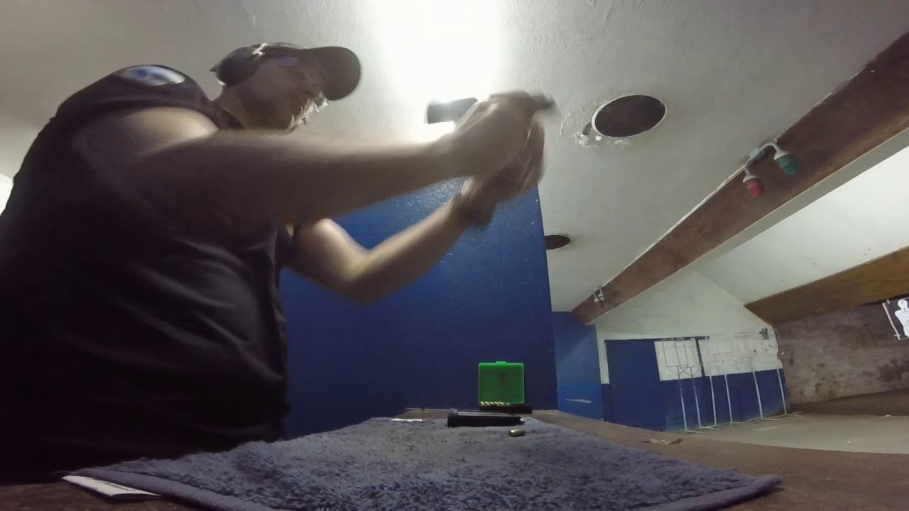 Pistola Taurus 838C - YouTube