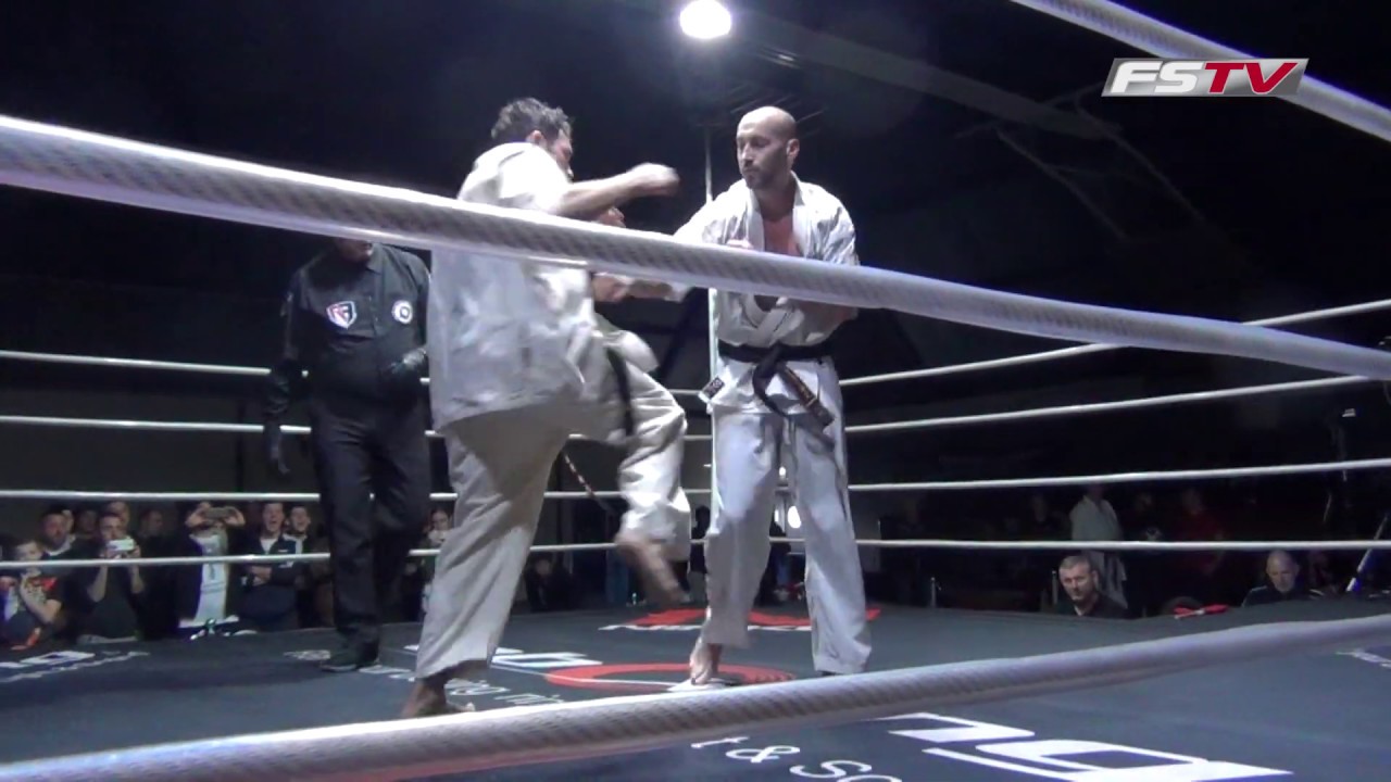 OECKK2019 Karate Pro fight 2 - YouTube