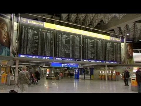 Frankfurt havalimanındaki greve devam