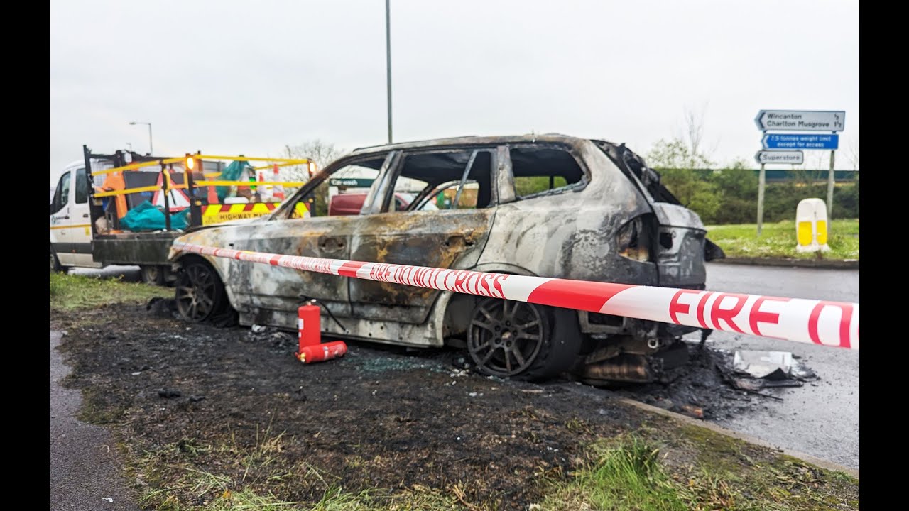 Burnt out BMW on Wincanton roundabout - YouTube
