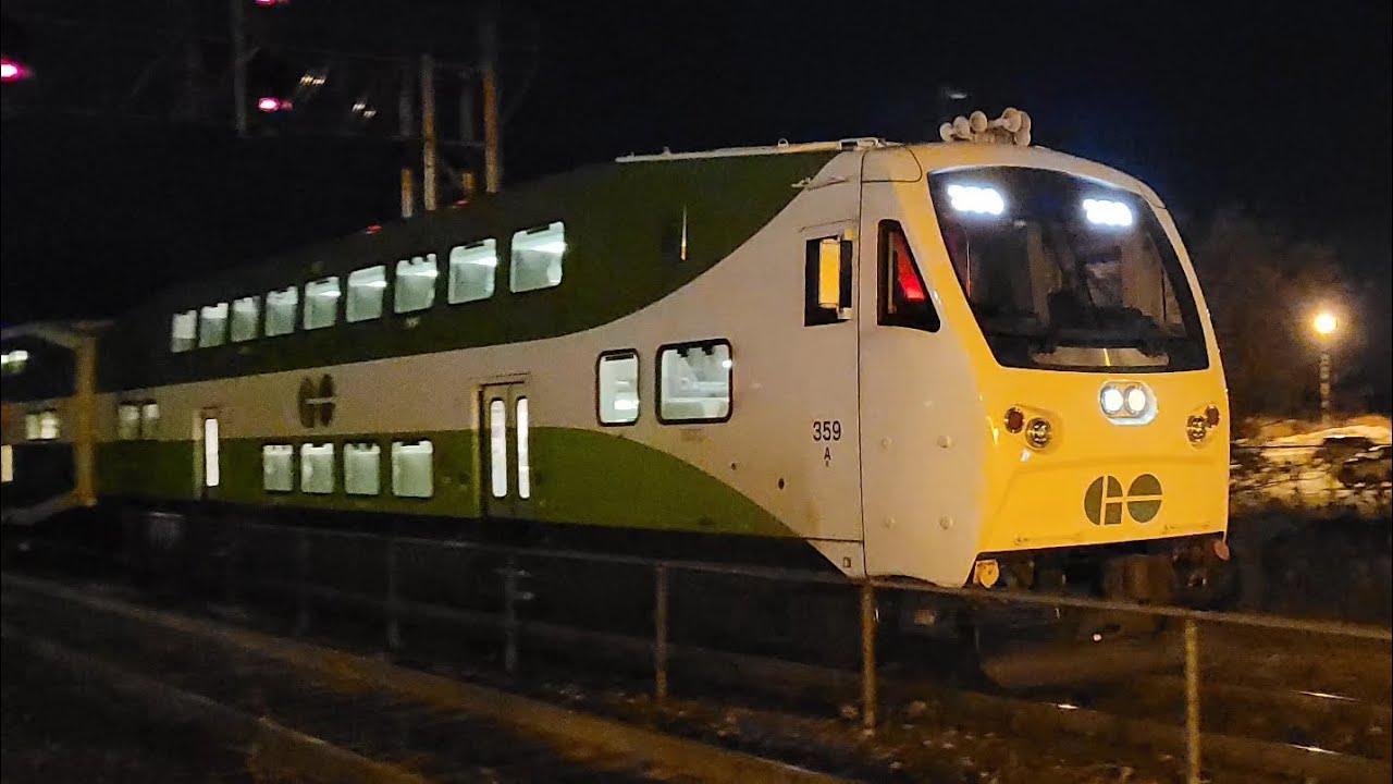 (Mid Old Cab Car 234) GO 1077 (Aldershot Express) - 359 With 648 ...